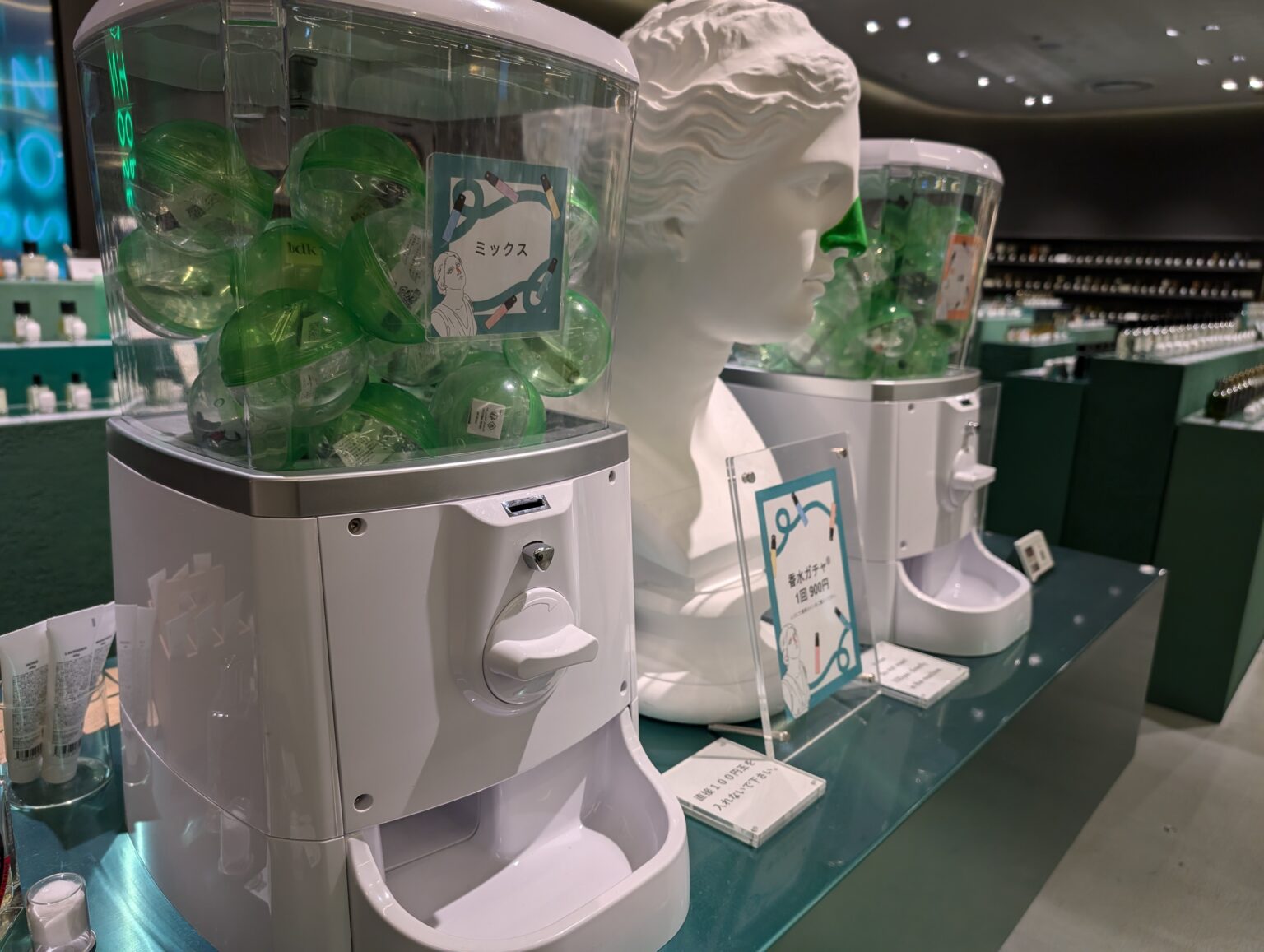 The Appeal of Gacha Pon, Capsule Toy